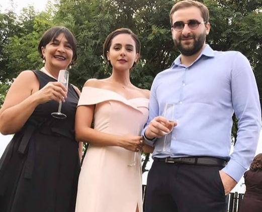 ფოტოები სოფო ნიჟარაძე დედის გარეშე ცხოვრებას ვერ ახერხებს რა როლს
