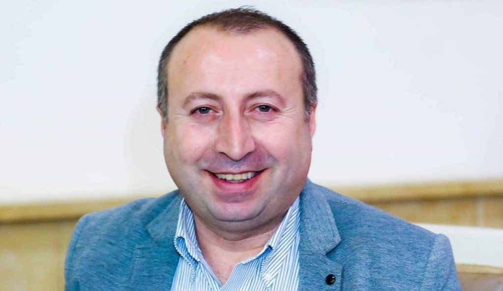 ამ წუთებში ვვახშმობ კვარას ოჯახთან ერთად რა ფოტოს აქვეყნებს დათო
